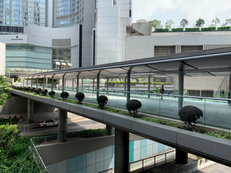 A GUIDE TO NAVIGATING ELEVATED WALKWAYS IN CENTRAL – Hockeywiztravelsblog